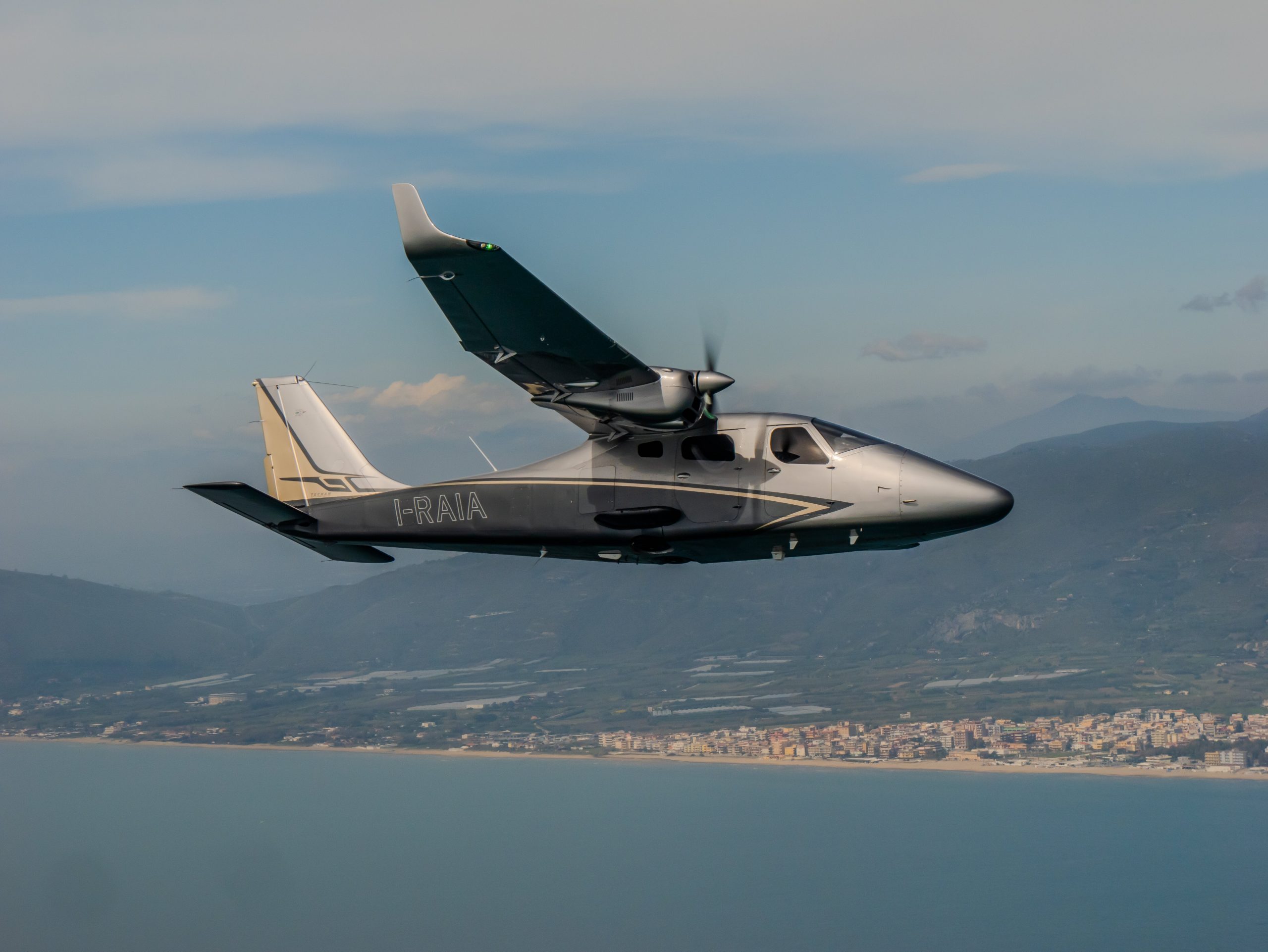 Panamedia adds the Tecnam P2006T NG multi-engine trainer
